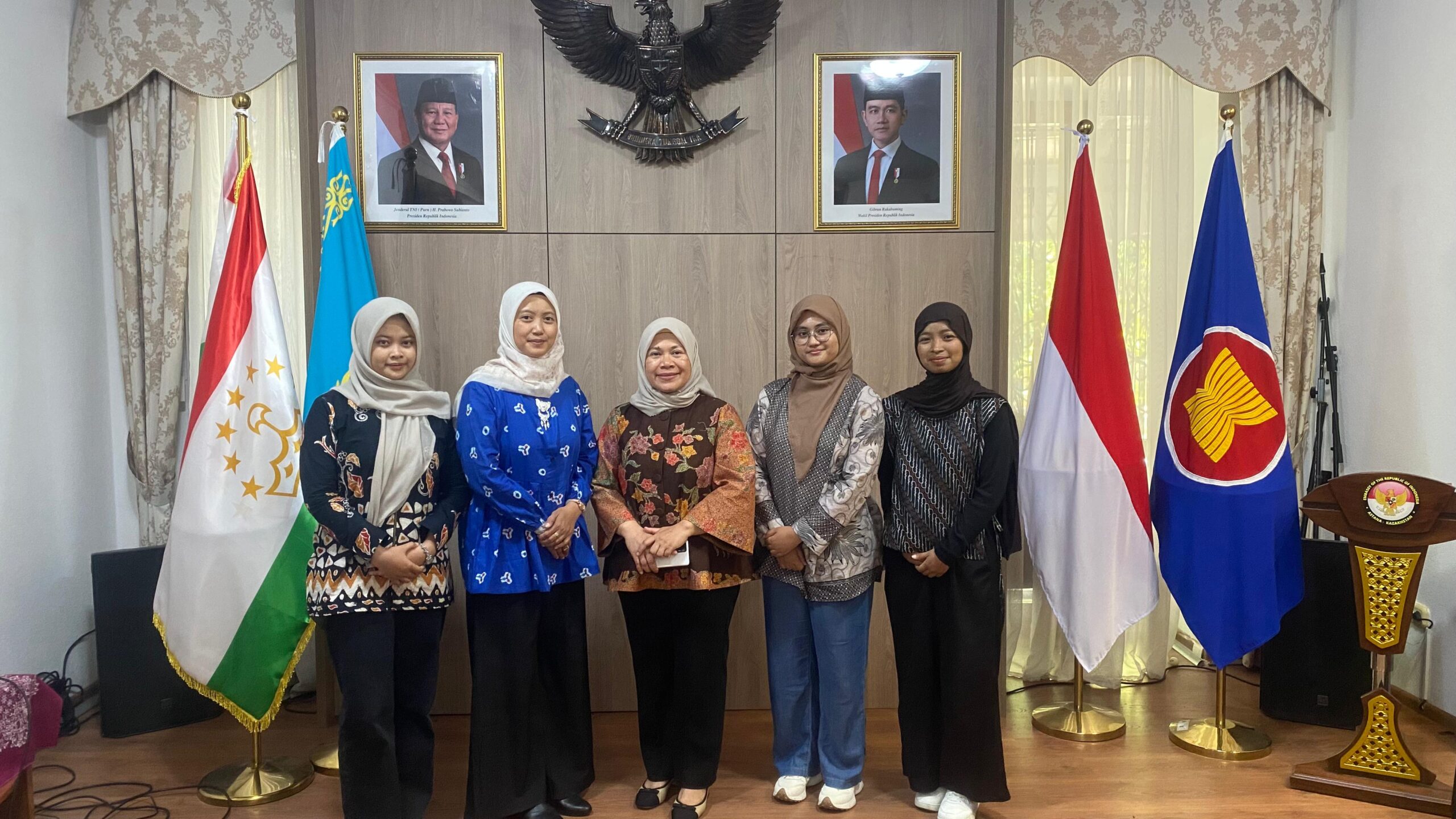 Mahasiswa Universitas Muhammadiyah Sidoarjo (UMSIDA) Berkunjung ke KBRI ...